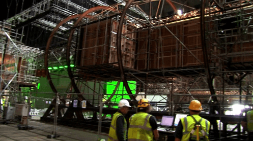 20 Behind The Scenes Photos Of Huge Movie Sets Under Construction
