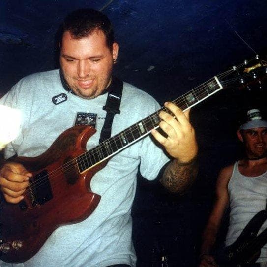 Straight Edge Celebrities | Famous People Who Don't Drink or Smoke