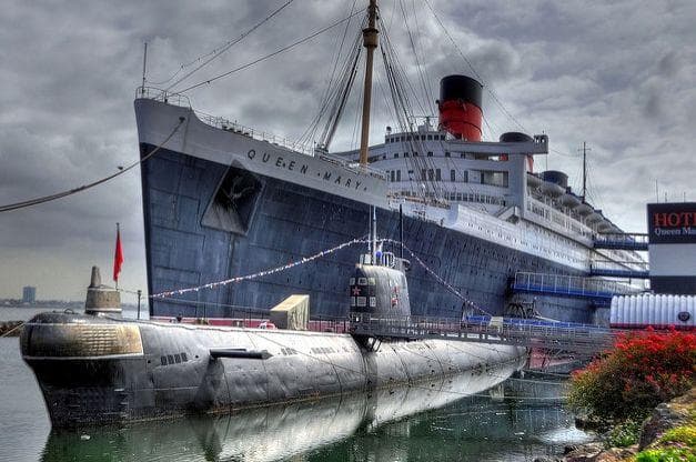 Here's How These 14 Famously Haunted Places Celebrate Halloween