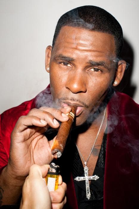 Celebrities Who Smoke Cigars | List of Famous People Smoking Cigars