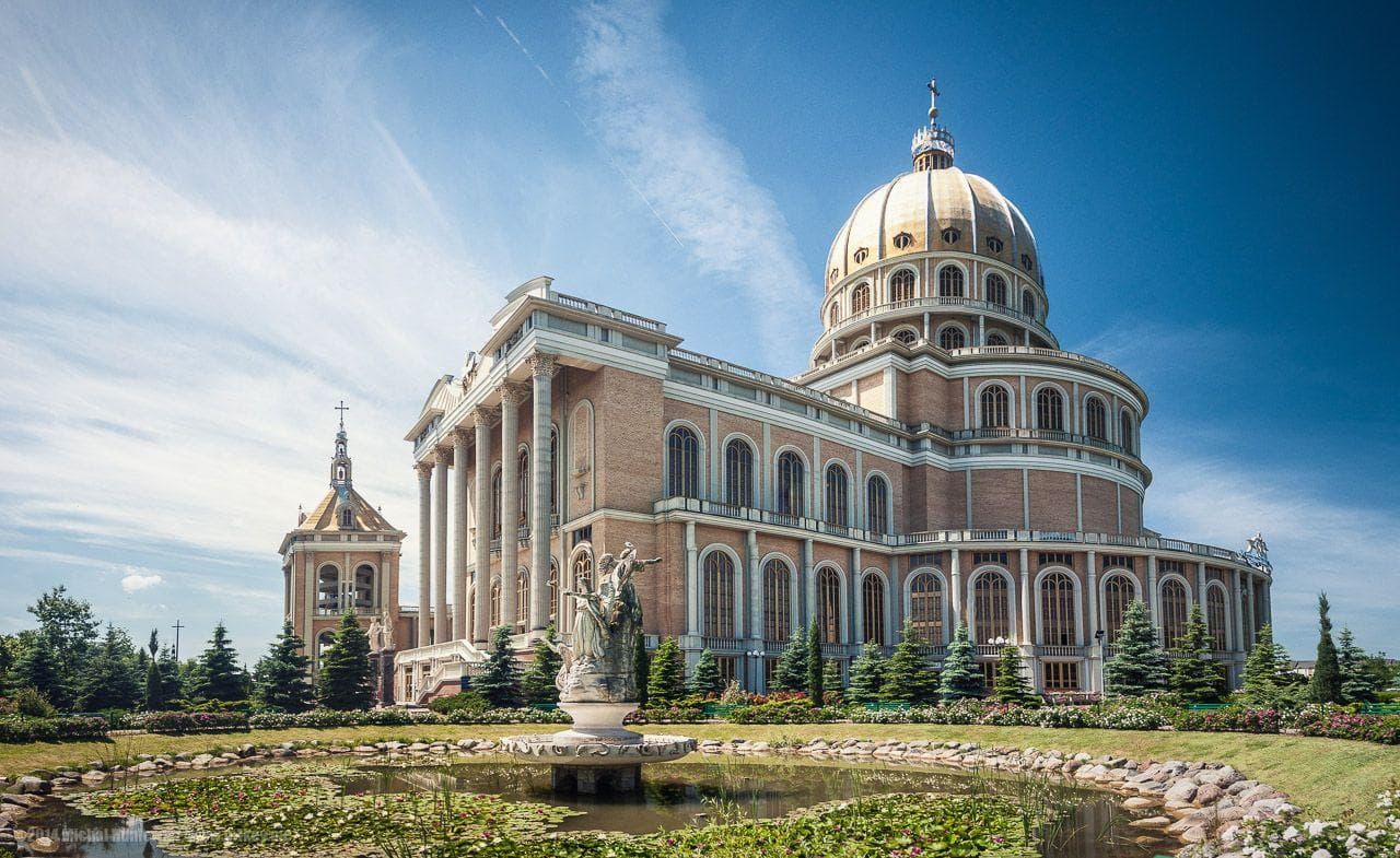 The 40+ Most Beautiful Catholic Churches And Cathedrals, Ranked