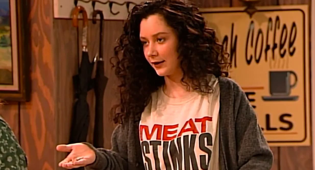 Things We Learned About Our Favorite Nostalgic Sitcom Siblings